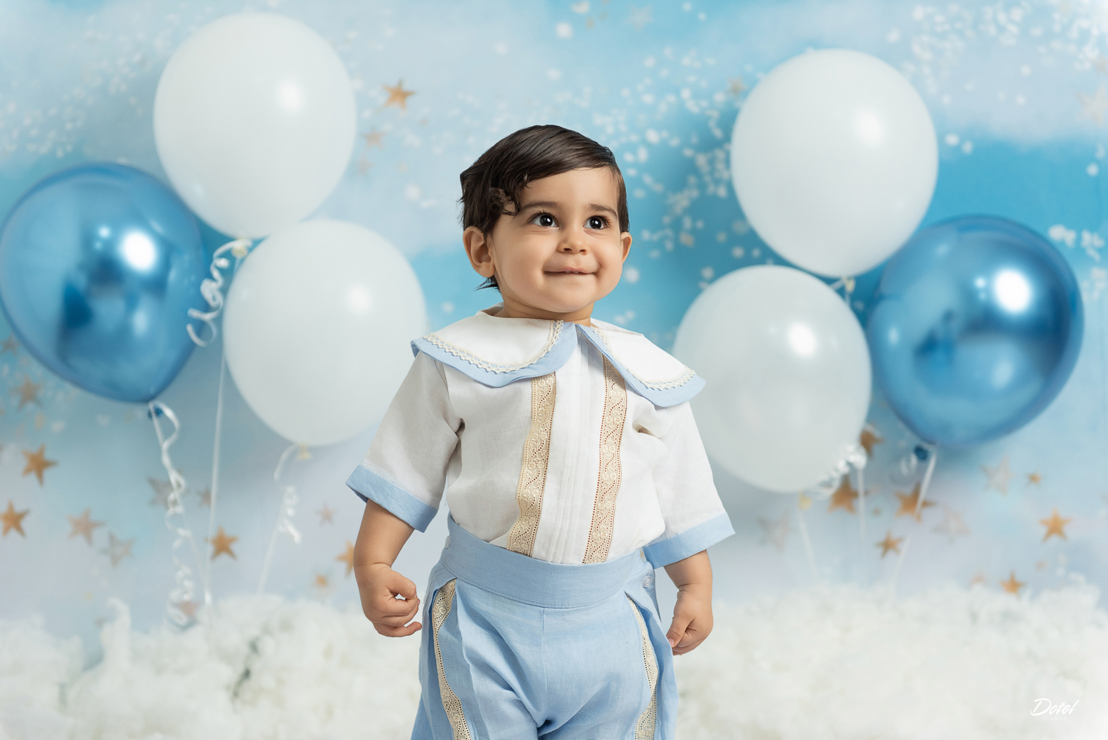 Sesión de fotos del bebé James como principe en su primer año, Santo ...